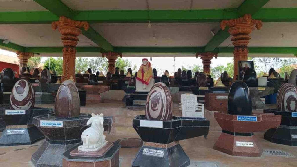 Golden Shivalingam at Ramaneswaram Temple